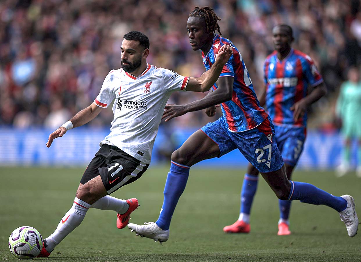 Coaches' Voice | The 4-2-4 formation: football tactics explained